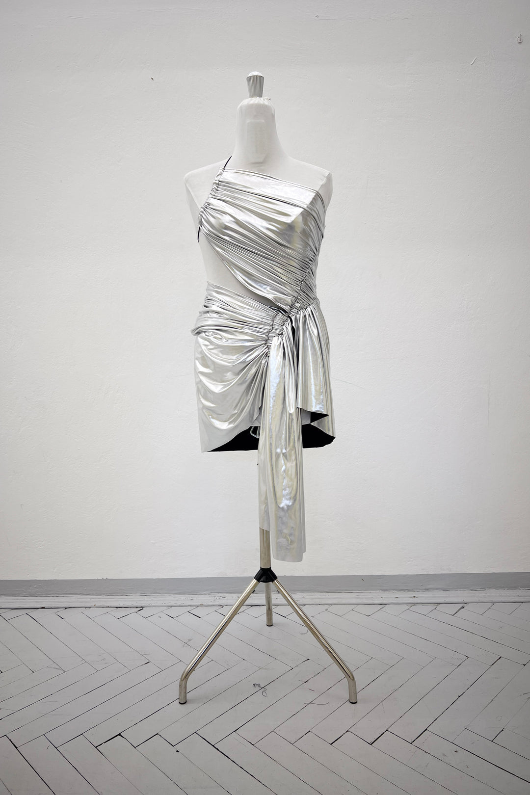 Signature metallic mini dress in silver – Fal-ash